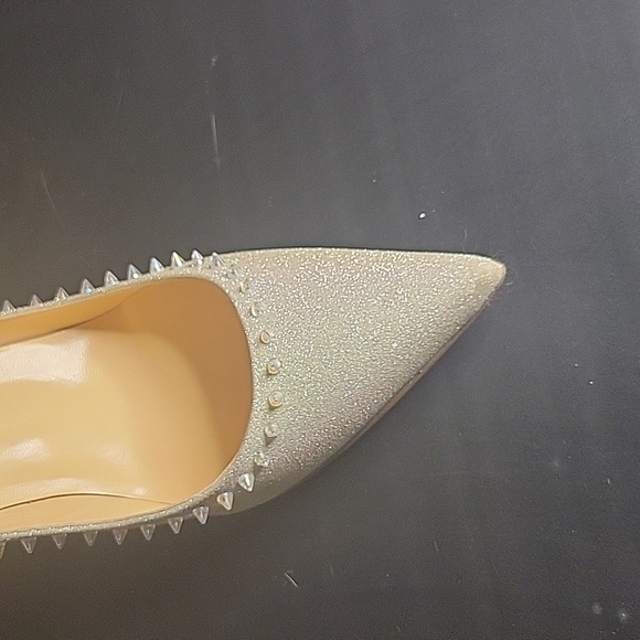 Christian Louboutin | Shoes | Euc Christian Louboutin Red Bottoms ...